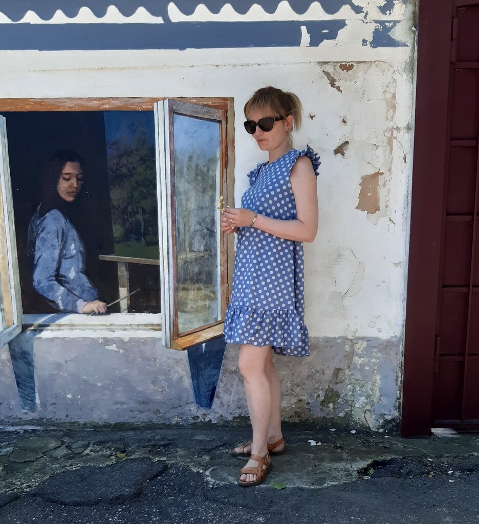 Sokak sanatı Девушка у окна, Bender, foto