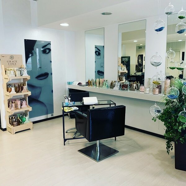 Güzellik salonu Solhair&Beauty Centro Estetico Parrucchiera & Barber, Lombardiya, foto