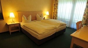 Flair Hotel Tannenhof (Tannenweg No:14, Bad Wünnenberg, Wünnenberg), otel  Kuzey Ren‑Vestfalya'dan