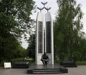 Воинам-интернационалистам (Kirov, Gagarin Park), anıt, heykel  Kirov'dan
