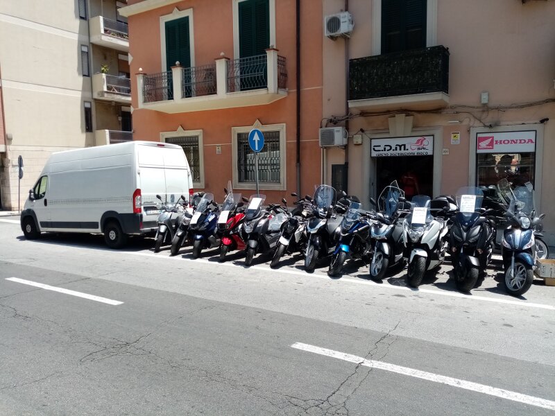 Motosiklet satışı C. D. M. Centro Distribuzione Moto, Messina, foto