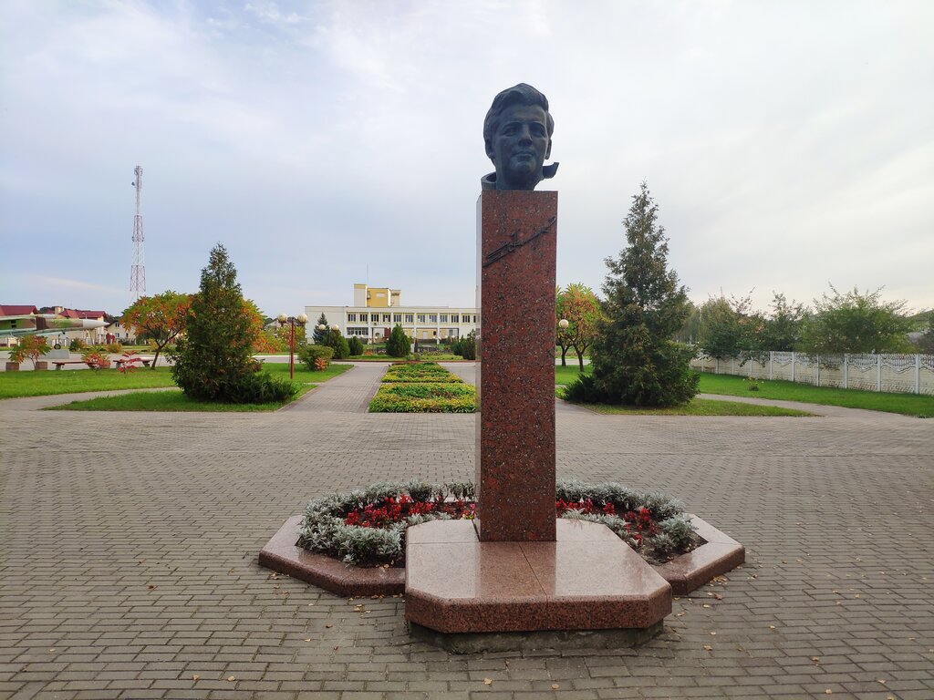 Anıt, heykel Piotr Klimuk monument, Brestskaya oblastı, foto