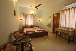 Sea Pearl Guest house (Goa, North Goa County, Bardez Subdistrict, Town of Candolim), otel  Goa'dan