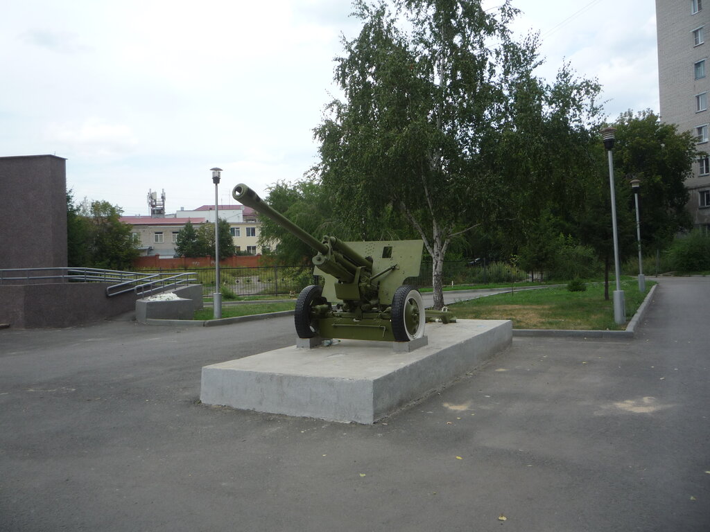 Teknoloji anıtı 76-мм дивизионная пушка ЗиС-3 образца 1942 г., Kurgan, foto