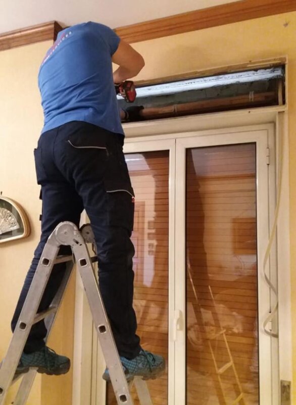Cam ve cam ürün üreticisi Handyman Services di Maurizio Gruttadauria, Caltanissetta, foto