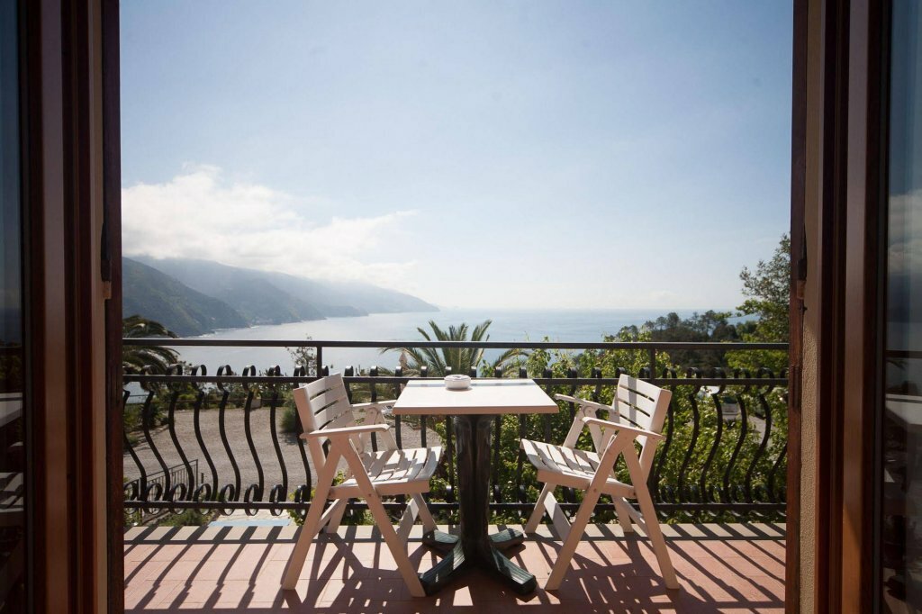 Otel Hotel Suisse Bellevue, Ligurya, foto