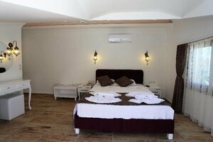 Cennet Life (Karagözler Mah., Fevzi Çakmak Cad., No:133, Fethiye, Muğla), otel  Fethiye'den