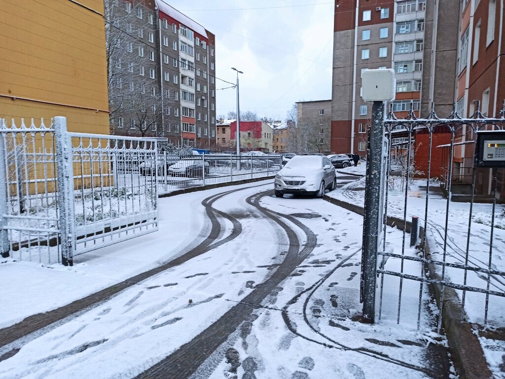 Bina, site yönetimi TSZh Metrostroyevtsev-1, Saint‑Petersburg, foto