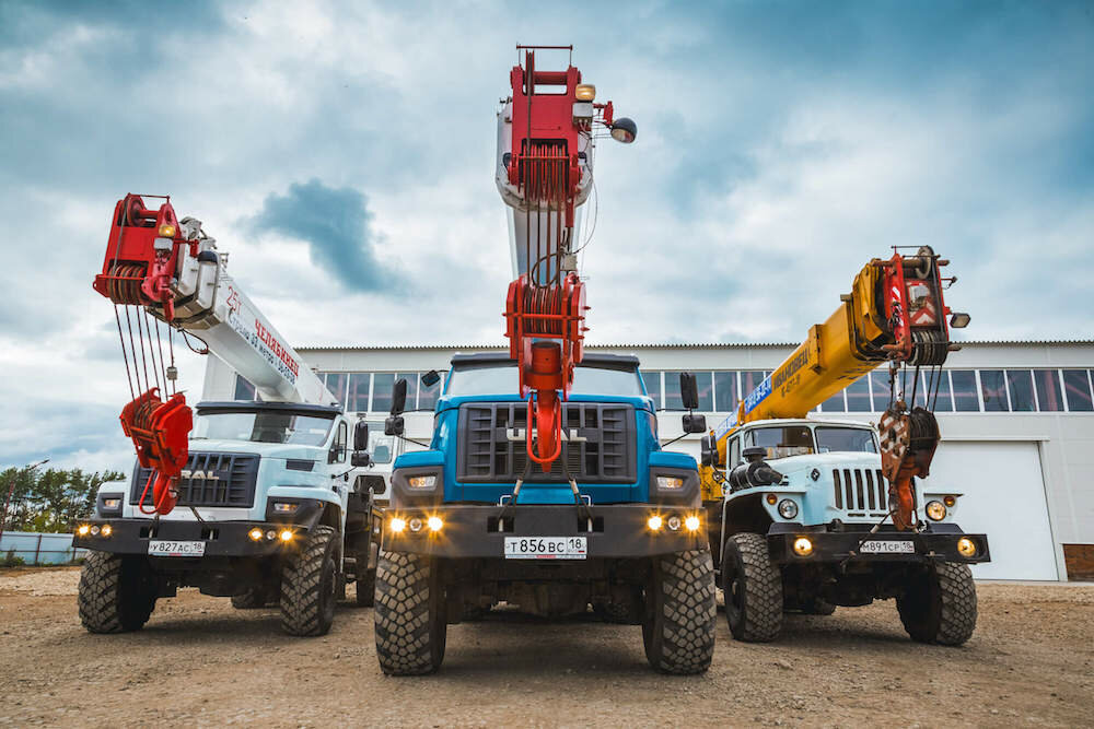 i̇nşaat ekipmanı kiralama Autokran18, Udmurtiya, foto