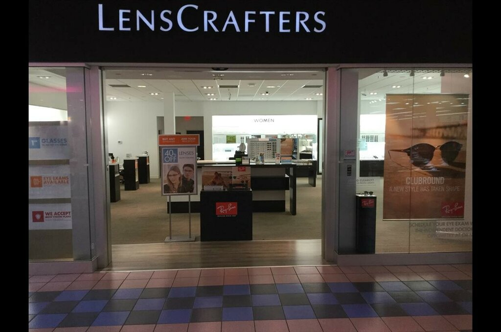 Giyim mağazası LensCrafters, Tennessee Eyaleti, foto