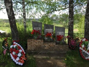 Воинам павшим за деревню Белозёрки (Moscow Region, Klin Urban District, derevnya Belozyorki), anıt, heykel  Moskova ve Moskovskaya oblastından