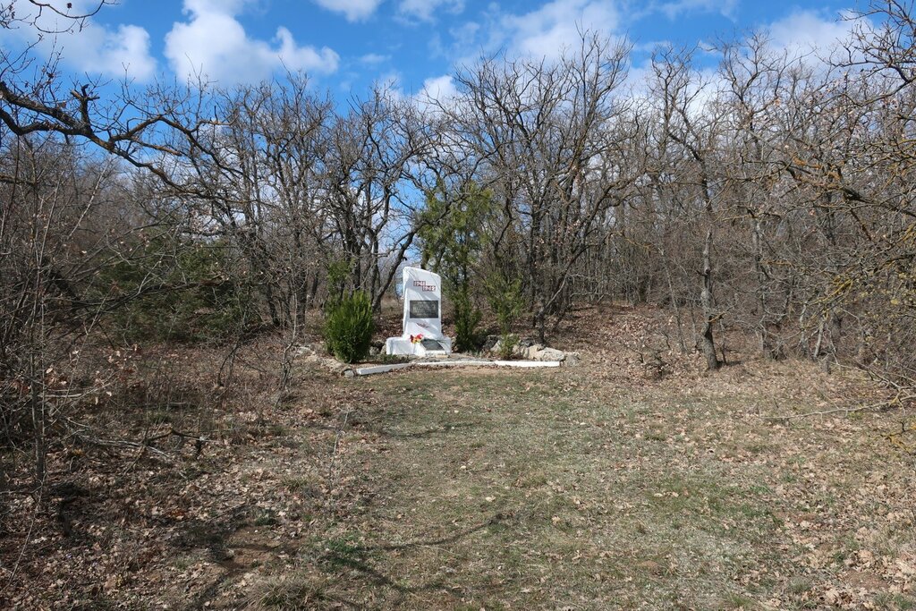 Ünlü kişilerin mezarları Могила ефрейтора Григория Сергеевича Широконюка, Sevastopol, foto