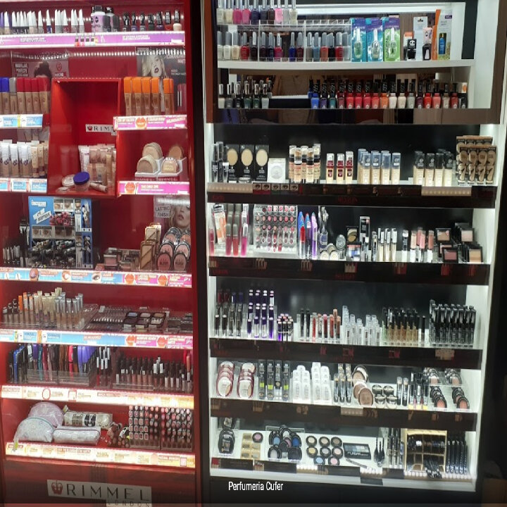 Kozmetik ve parfümeri mağazaları Farmacia Cufer, , foto