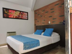 Hotel casa blanca (Antioquia, Municipio de Medellín, Barrio de Florida Nueva, Carrera 72, 5-33), otel  Medellin'den
