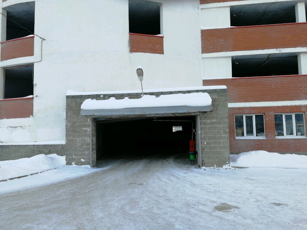 Otoparklar Parking lot, Yekaterinburg, foto