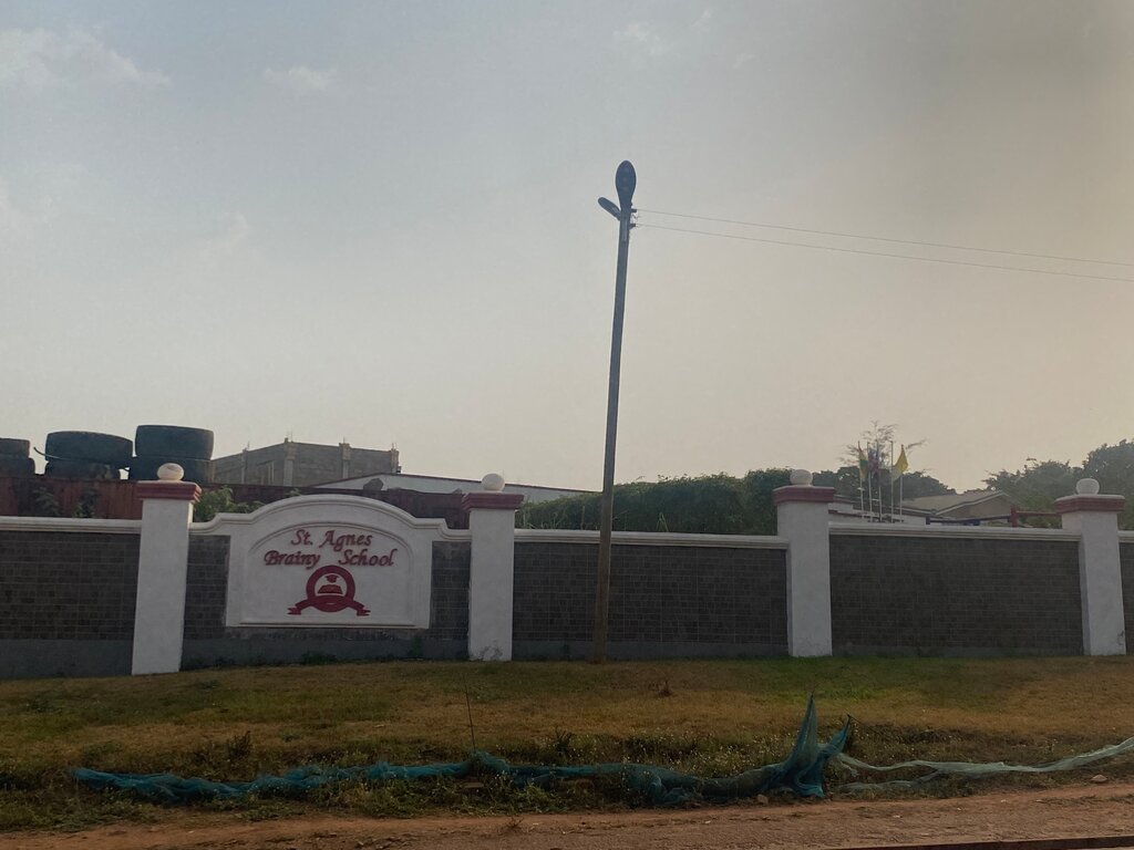 Ortaokul St. Agnes Brainy School, Kumasi, foto