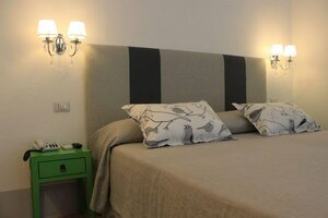 Torre dello Ziro (Via delle Cartiere No:2, Scala, Amalfi), otel  Campania'dan