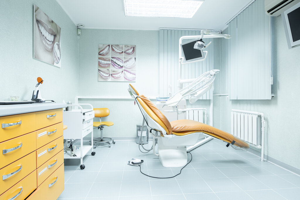 Özel ağız ve diş sağlığı klinikleri ve muayenehaneleri Akademiya, Nijni Novgorod, foto