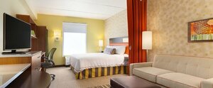 Home2 Suites by Hilton Albany Wolf Rd (United States Route 50), otel  Albany'den