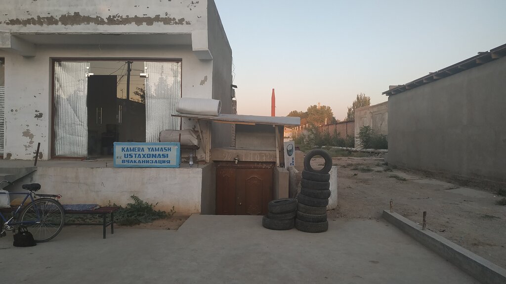 Oto lastik tamiri Tire fitting and repair, Karşı, foto