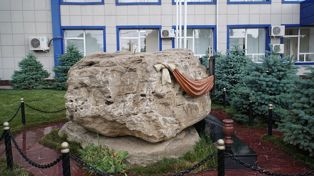 Anıt, heykel Сотрудникам МЧС, погибшим при исполнении служебного долга, Makhachkala, foto