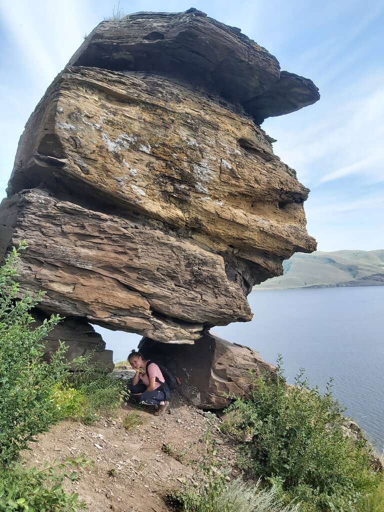 Turistik yerler Подкунинская писаница, Hakasya, foto