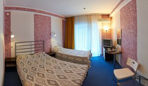 Paradise (Zarechnaya ulitsa No:22, selo Olginka), otel  Krasnodarski krayından