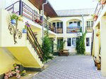 Hotel Ani (Школьная улица No:37, село Береговое), otel  Kırım Cumhuriyeti'nden