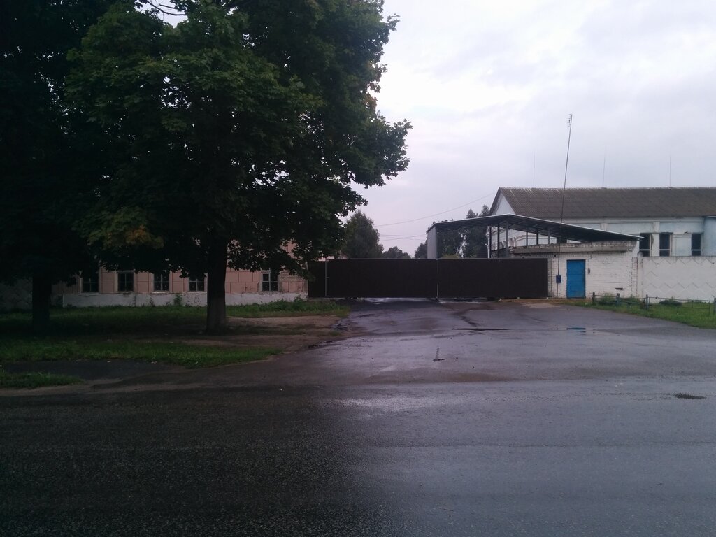 Toptan süt ürünleri Komarichimolprom, Brianskaya oblastı, foto