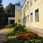 MBOU Nikolo-Uryupinsk secondary school (ulitsa Sokolniki No:1, selo Nikolo-Uryupino), ortaokul  Moskova ve Moskovskaya oblastından