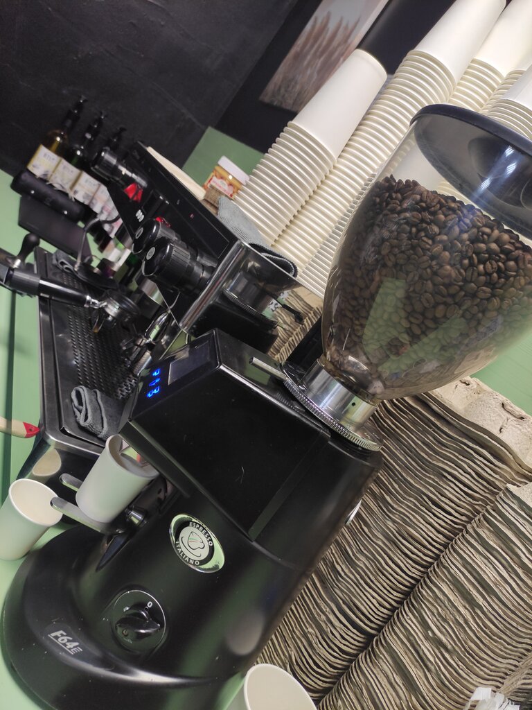 Kahve dükkanları Two Holders, Murino, foto