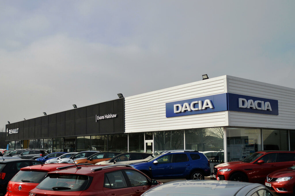 Otomobil parçaları imalatı Evans Halshaw Dacia Middlesbrough, İngiltere, foto