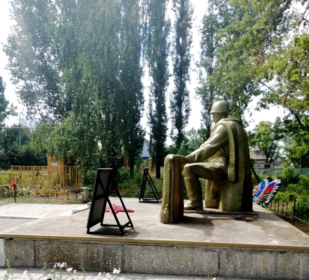 Anıt, heykel Неизвестный солдат, Voronejskaya oblastı, foto