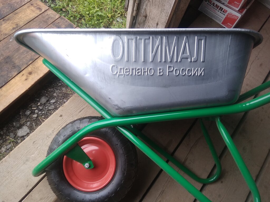 Yapı malzemeleri pazarı Building materials market, Toropets, foto