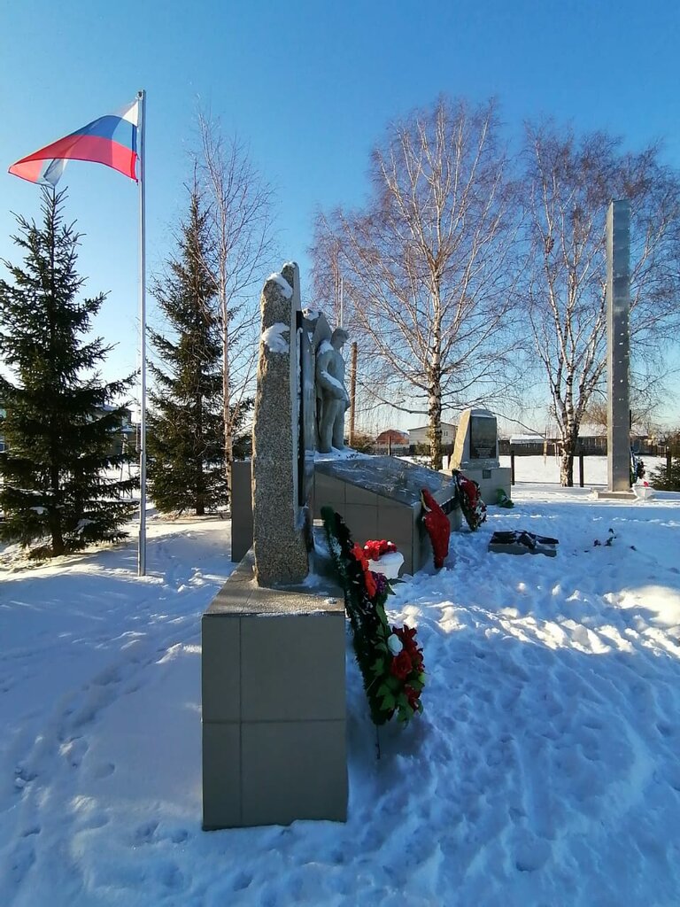 Anıt, heykel Монумент Победы в Великой Отечественной войне 1941-1945, Sverdlovskaya oblastı, foto