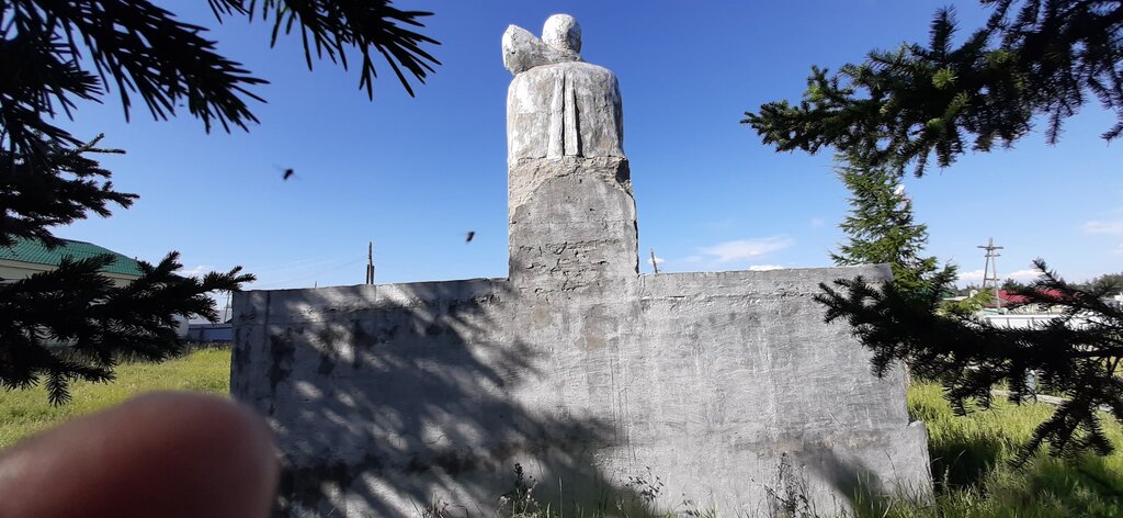 Anıt, heykel Слава павшим воинам-односельчанам, Saha Cumhuriyeti (Yakutistan), foto