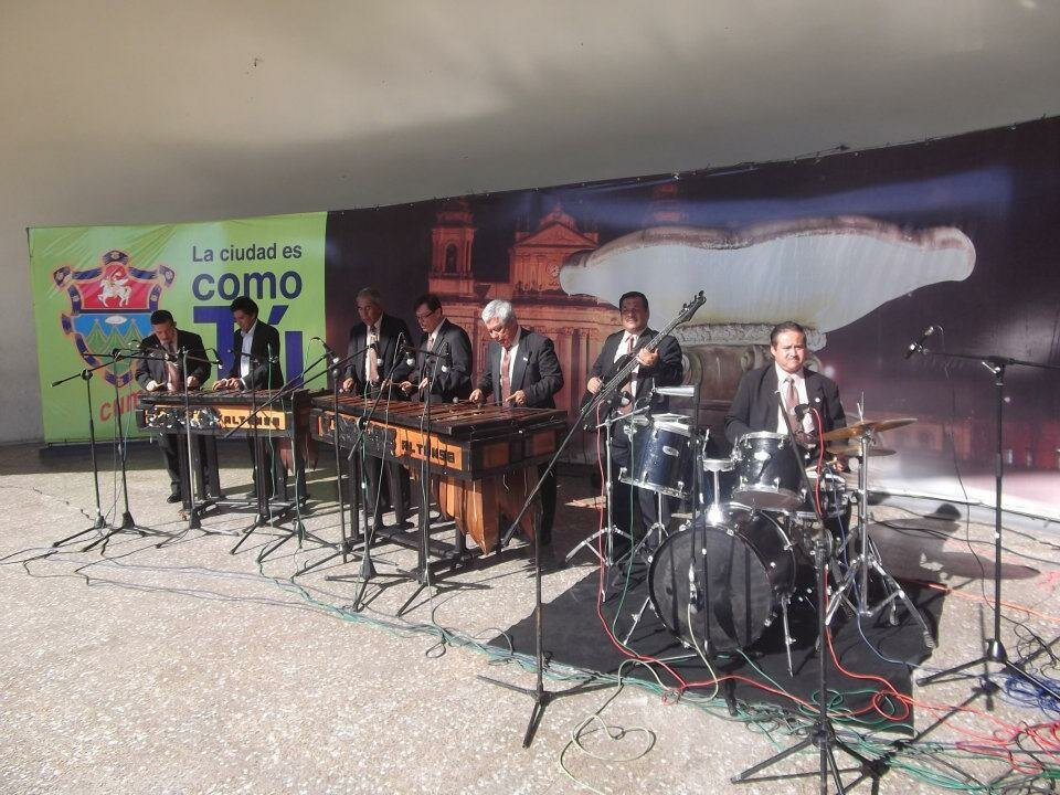 Müzik ve dans grupları Marimba Altense, Guatemala, foto