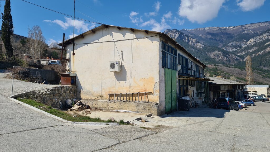 Otobüs park yerleri ООО Евротранс, Yalta, foto