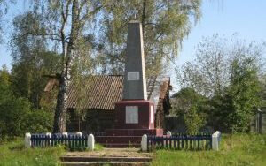 Anıt, heykel Землякам, погибшим в годы Великой Отечественной войны, Grodnenskaya oblastı, foto