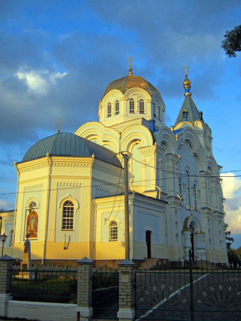 Ortodoks kiliseleri Воскресенская церковь, Ostrog, foto