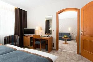 Kurparkhotel Bad Wilhelmshöhe (Wilhelmshöher Allee No:336, Kassel, Stadt Kassel), otel  Hesse'den