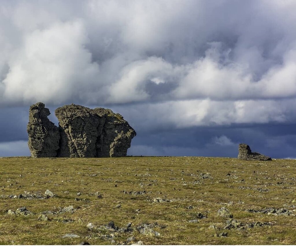 Dağ zirvesi Гора Пурамунитур, Sverdlovskaya oblastı, foto