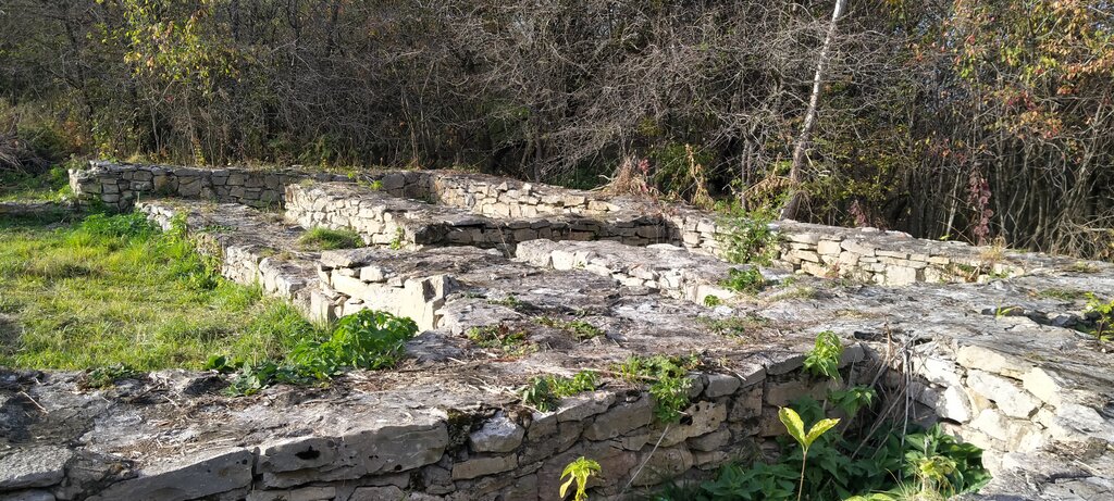 Turistik yerler Средневековое аланское городище Civitas Constans IX–XIII вв., Krasnodarski krayı, foto