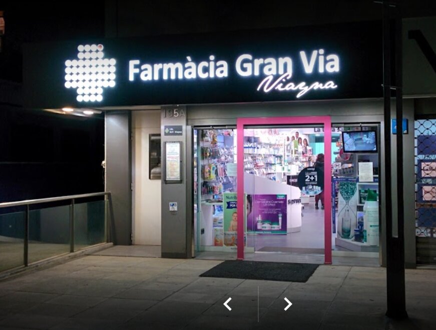 Eczaneler Farmacia Gran VIA, M. P. Viayna, Katalonya, foto