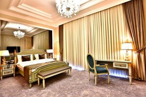 Sapfir Otel (Sеmеd Vurgun Street No:23), otel  Bakü'den
