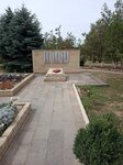 Братская могила красных партизан, павших в годы гражданской войны (Stavropol Territory, Aleksandrovskiy munitsipalny okrug, selo Sablinskoye), anıt, heykel  Stavropolski krayından