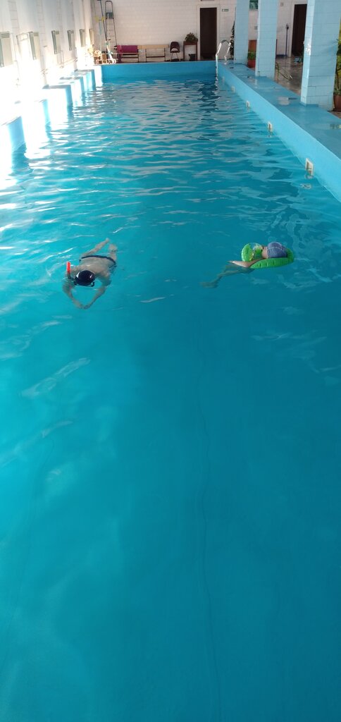 Yüzme havuzları Бассейн, Svirsk, foto