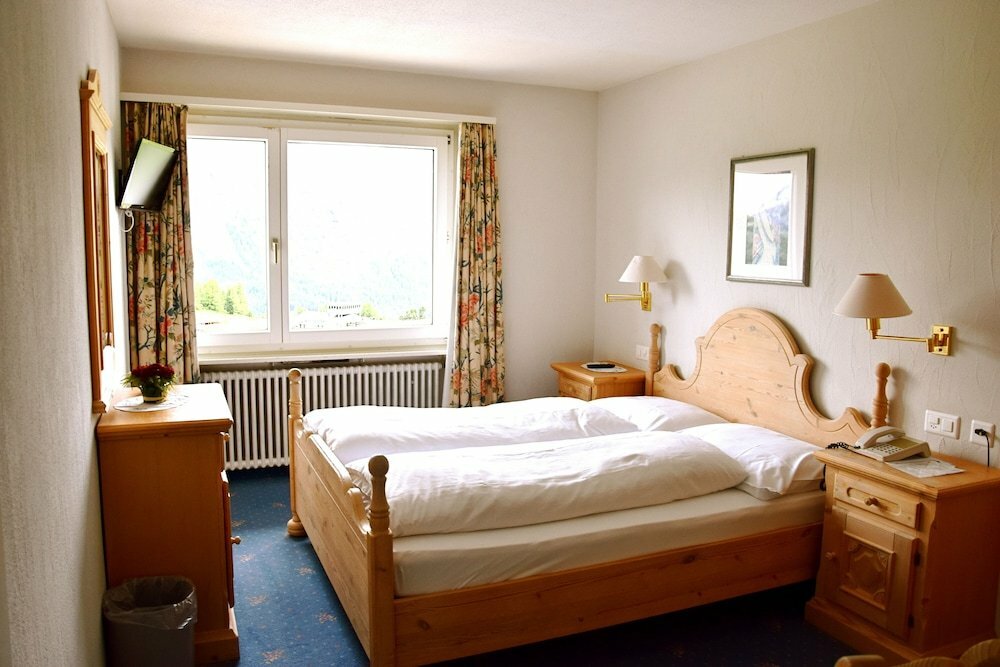 Otel Hotel Salastrains, Graubunden, foto