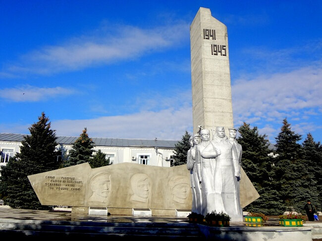 Anıt, heykel Рабочим тепловозоремонтного завода, погибшим в годы Великой Отечественной войны, Orenburg, foto