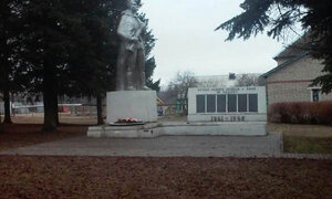 Мемориал Великой Отечественной войны (Tula Region, Zaokskiy rayon, selskoye poseleniye Malakhovskoye, derevnya Rusyatino), anıt, heykel  Tulskaya oblastından